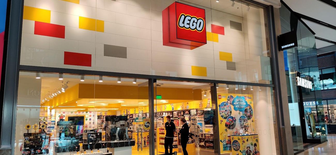 Bij The LEGO® Store Utrecht betaal je met creditcards van American ...