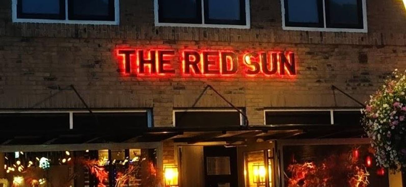 Bij The Red Sun in Blaricum betaal je met creditcards van American Express (AMEX), Mastercard en ...