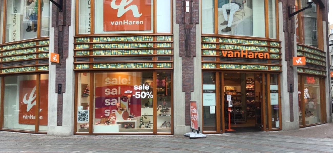 Bij vanHaren Schoenen in Amsterdam (Waldenlaan) betaal je met ...