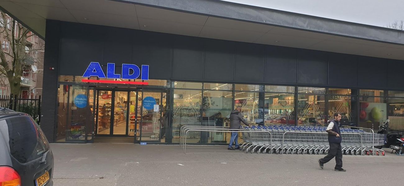 Bij ALDI in Den Haag (Langestede -) betaal je met creditcards van American Express, Mastercard ...