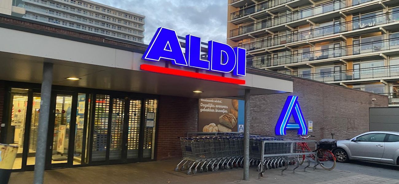 Bij ALDI in Den Haag (Westduinweg) betaal je met creditcards van American Express, Mastercard en ...
