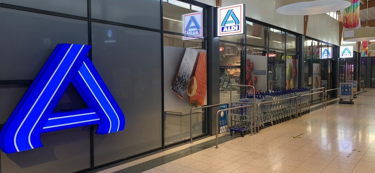 Bij ALDI in Enschede (Wesseler-Nering A) betaal je met creditcards van American Express ...