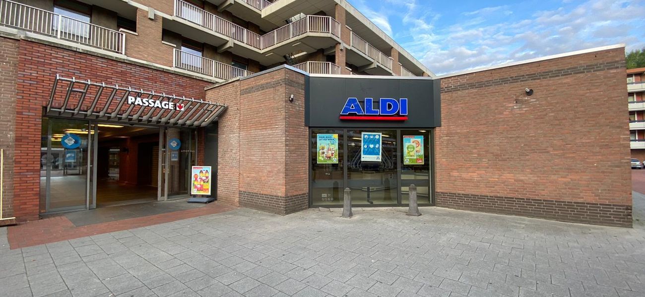 Bij ALDI in Hoogvliet Rotterdam betaal je met creditcards van American Express (AMEX ...
