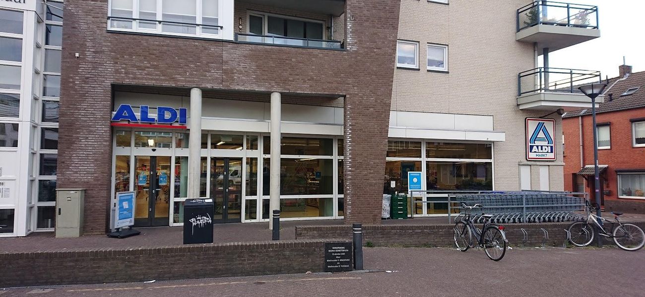 Bij ALDI in Kerkrade (Maria Gorettiplein) betaal je met creditcards van American Express ...