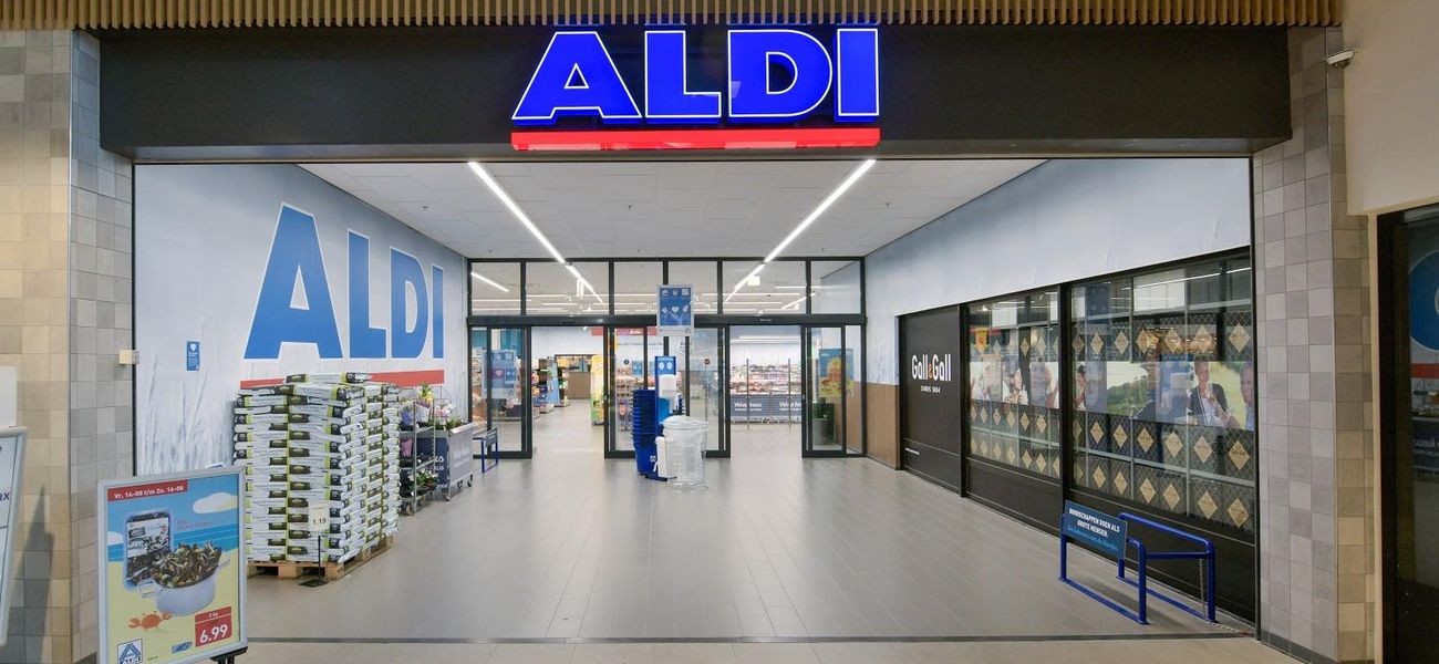 Bij ALDI in Leeuwarden (Tijnjedyk F) betaal je met creditcards van American Express, Mastercard ...
