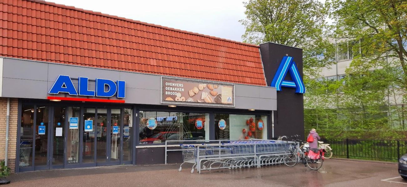 Bij ALDI in Purmerend (Wagenweg A) betaal je met creditcards van American Express, Mastercard en ...