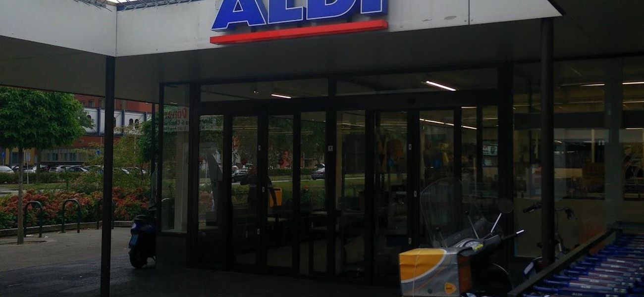 Bij ALDI in Ridderkerk betaal je met creditcards van American Express ...