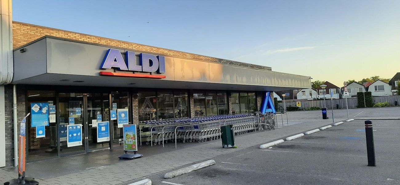Bij ALDI in Roosendaal (Boulevard D) betaal je met creditcards van American Express, Mastercard ...