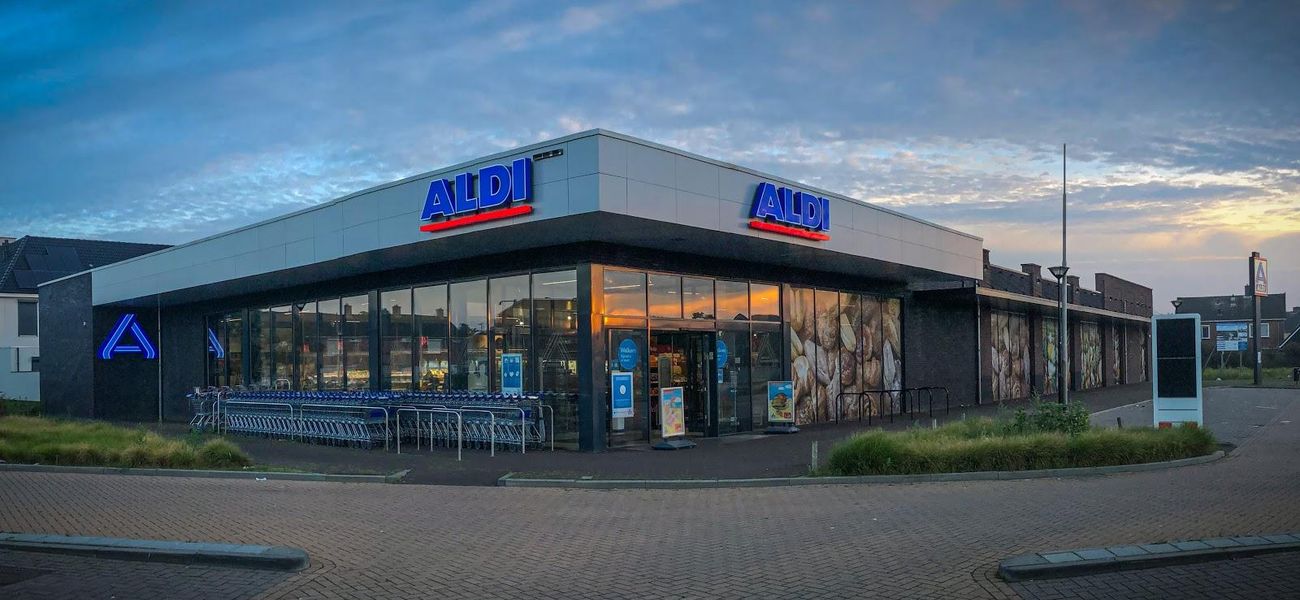 Bij ALDI in Sint Willebrord betaal je met creditcards van American Express (AMEX), Mastercard en ...