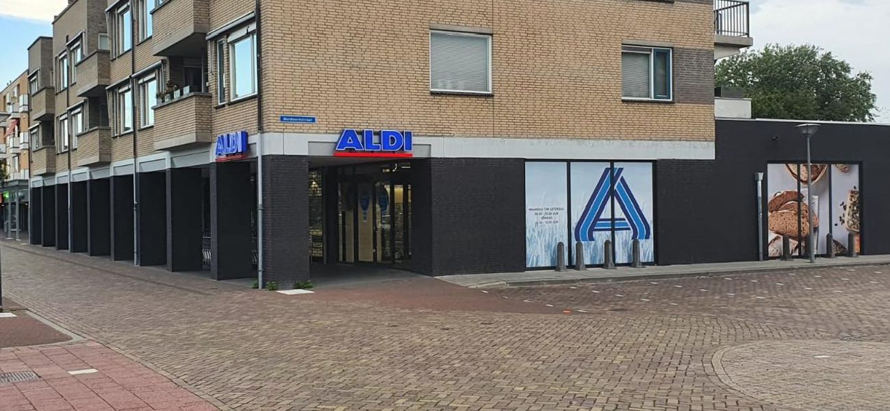 Bij ALDI in Vlaardingen (Van Hogendorplaan) betaal je met creditcards van American Express ...