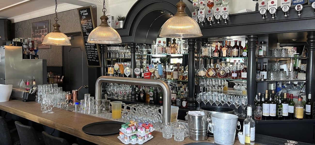 Bij De Koning van Denemarken in Rhenen betaal je met creditcards van ...