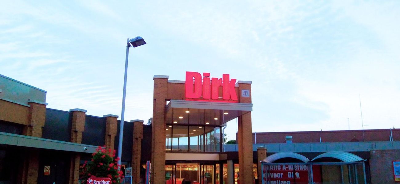 Bij Dirk van den Broek in Katwijk aan Zee (Visserijkade) betaal je met ...
