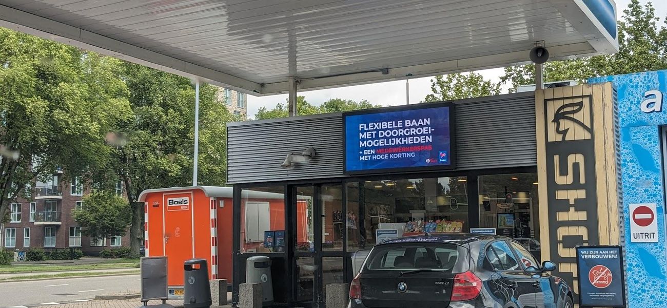 Bij haan tankstation Kanaleneiland Utrecht betaal je met creditcards ...