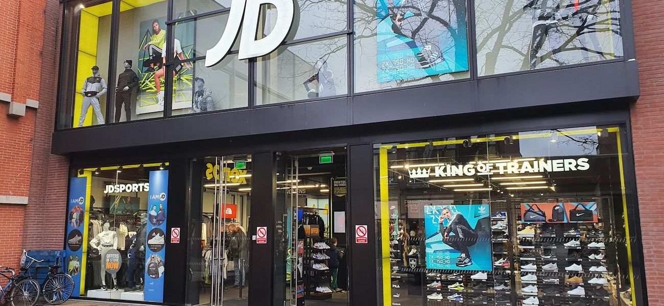 Bij JD Sports in Delft betaal je met creditcards van American Express ...