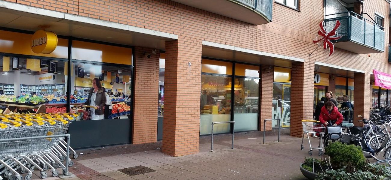 Bij Jumbo in Anna Paulowna betaal je met creditcards van American ...