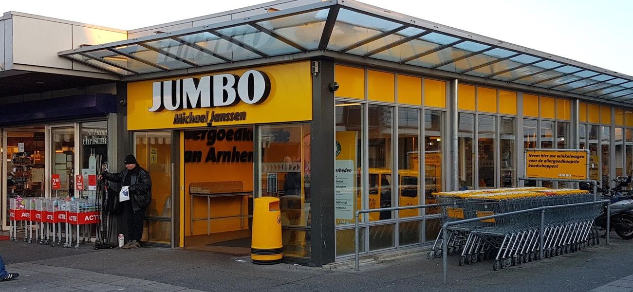 Bij Jumbo in Arnhem (Oostburgwal) betaal je met creditcards van ...