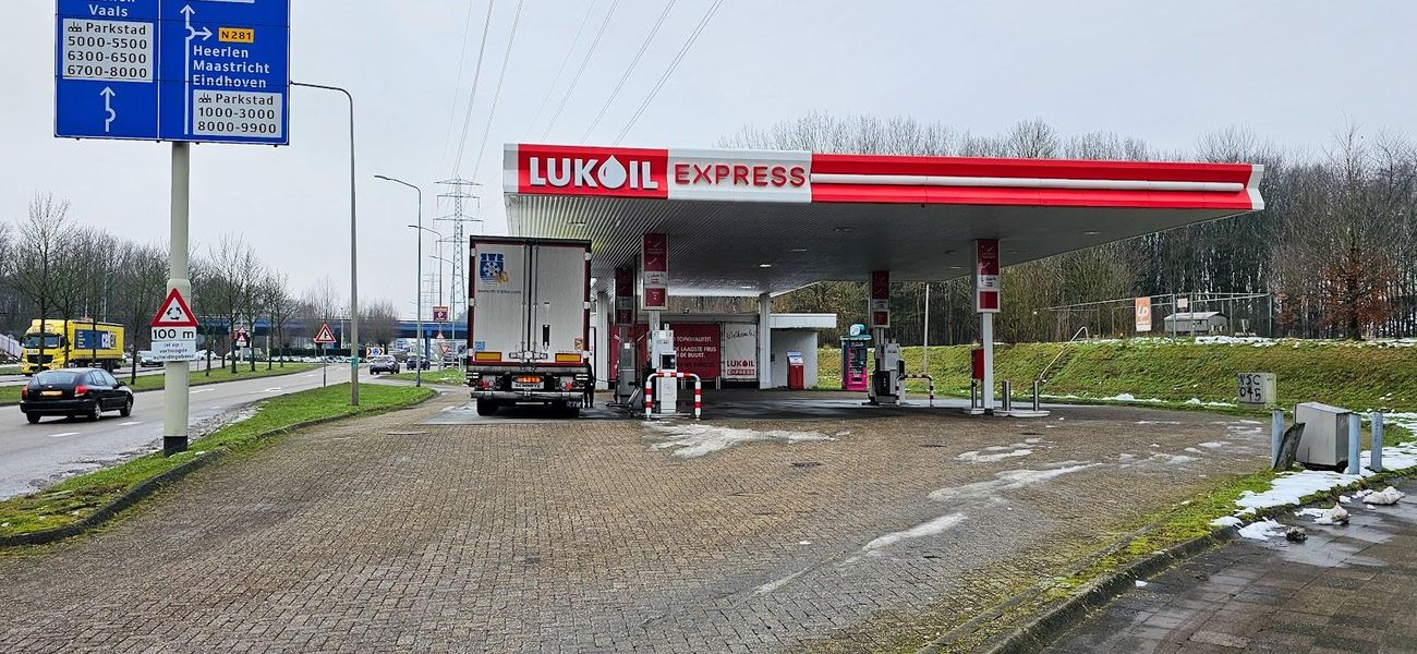 Bij LUKOIL Express in Heerlen betaal je met creditcards van American ...
