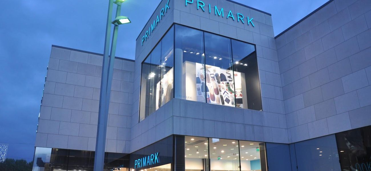 Bij Primark in Almere betaal je met creditcards van American Express ...