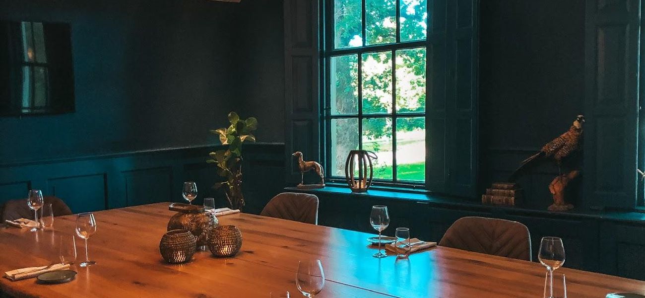 Bij Restaurant De Ridderhof in Maassluis betaal je met creditcards van ...