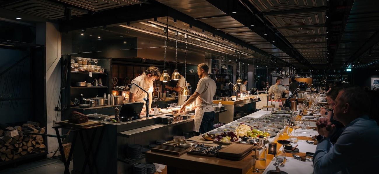 Bij Restaurant Wils in Amsterdam betaal je met creditcards van American ...