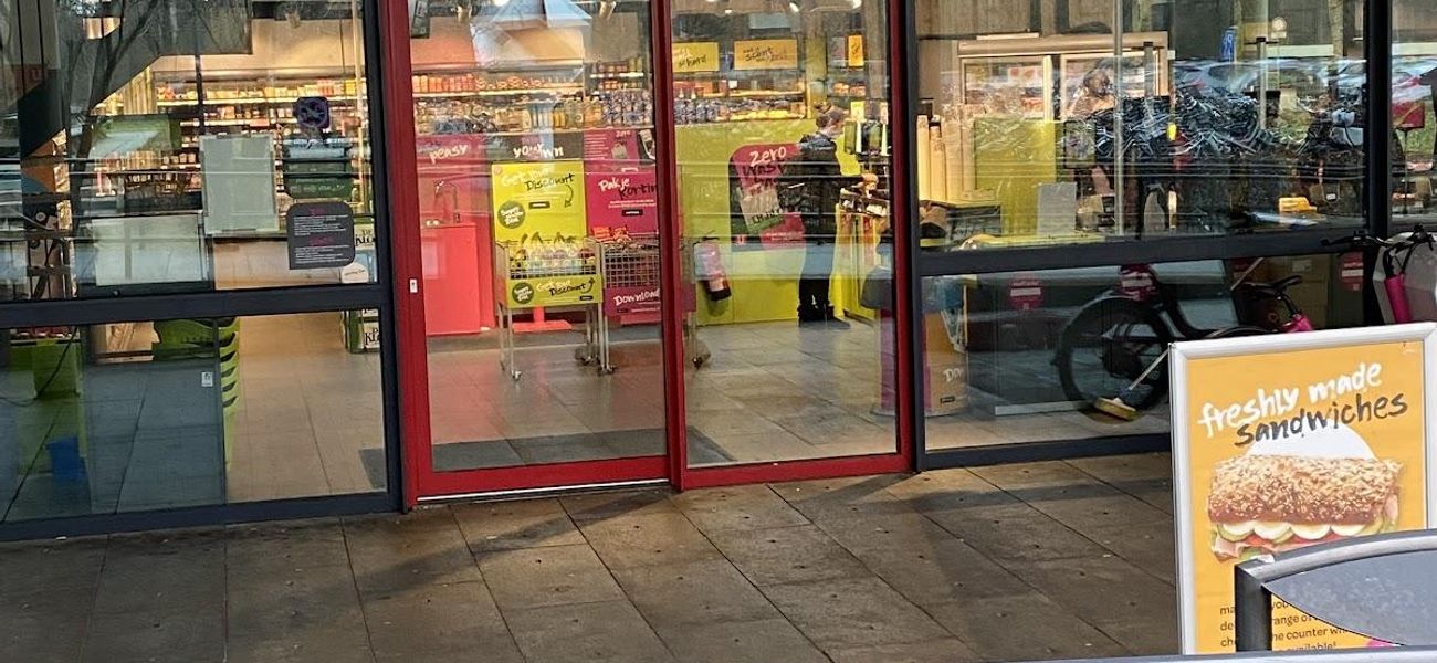 Bij SPAR University TUE Luna in Eindhoven betaal je met creditcards van ...