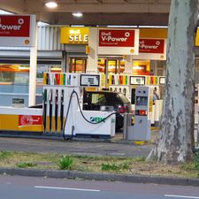 Bij Shell Beatrixlaan in Tiel betaal je met creditcards van American ...